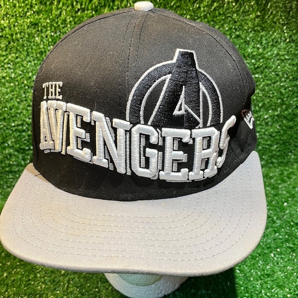 New Era | Accessories | New Era Marvel Avengers Logo Snapback Hat ...